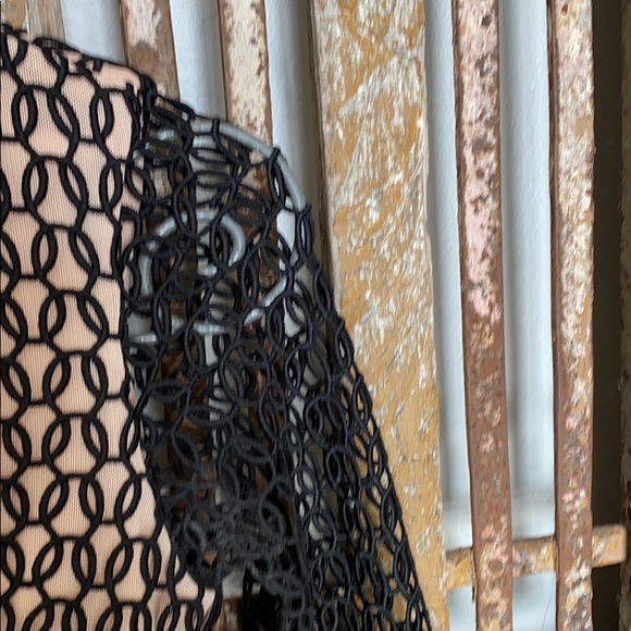 Elliatt | Dresses | Elliatt Revelation Dress Black Crochet Overlay Xs ...